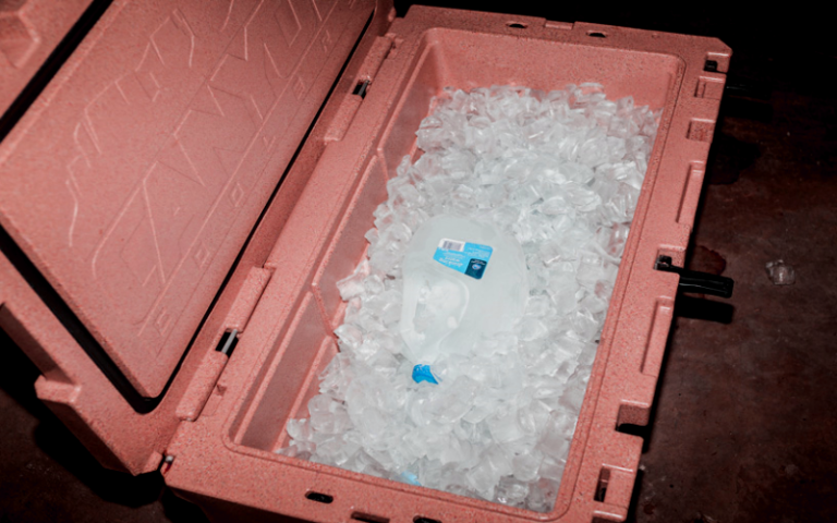 How to Make Ice Blocks for Coolers - 12 Best Methods